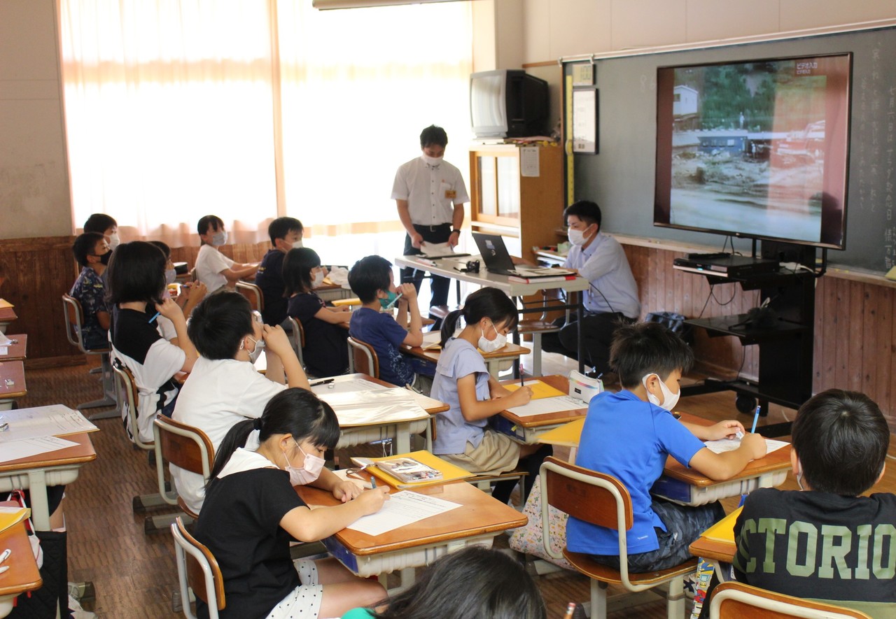 4年生が「8・6水害」についての出前講座を受講しました／真室川町公式ホームページ